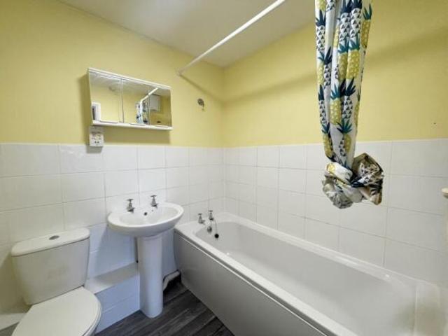 1 bedroom apartment for sale in Boscombe Road, Southend On Sea, Essex, SS2