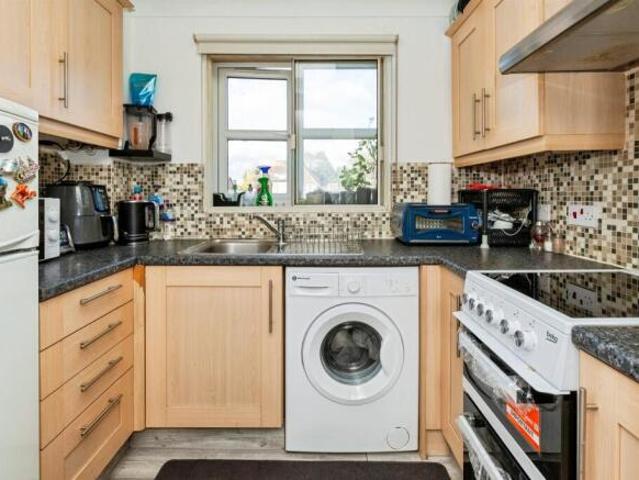 1 bedroom apartment for sale in Bridlington Spur, Slough, SL1