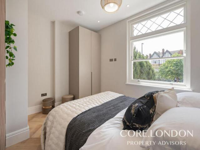 1 bedroom apartment for sale in Brooklands, Ealing Common, W3