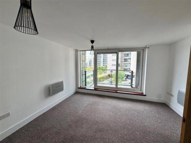 1 bedroom apartment for sale in Caldey Island House, Prospect Place, Cardiff Bay, CF11