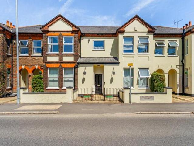 1 bedroom apartment for sale in Camp Road, St. Albans, Hertfordshire, AL1