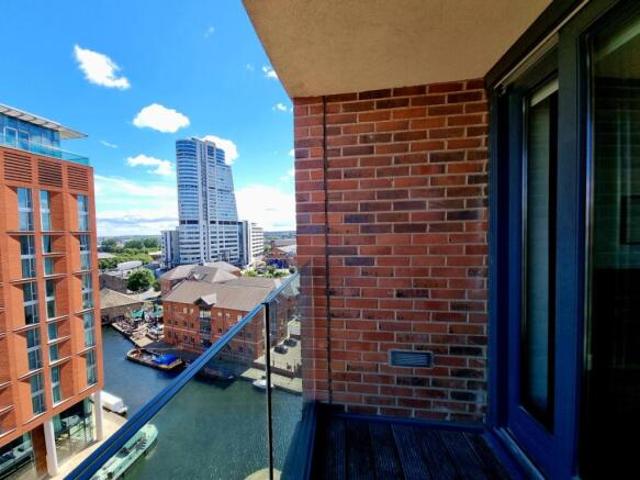 1 bedroom apartment for sale in Candle House Wharf Approach Leeds LS1