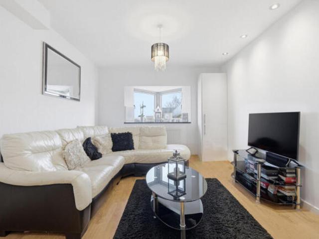1 bedroom apartment for sale in Capital House, Larkshall Road, Highams Park, E4