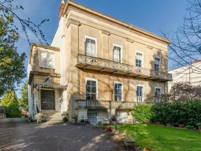 1 Bedroom Apartment For Sale In Cheltenham