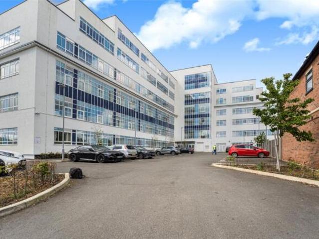 1 bedroom apartment for sale in Cherry Tree Road, Watford, Hertfordshire, WD24
