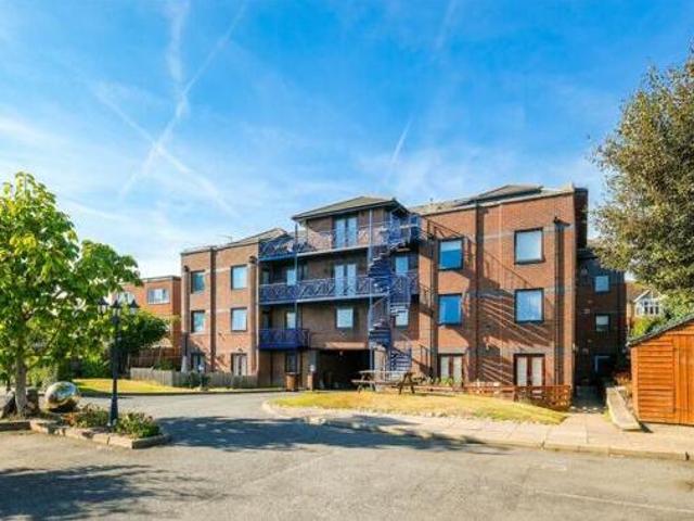 1 Bedroom Apartment For Sale In Chingford Avenue