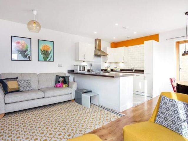 1 bedroom apartment for sale in Church Road, London, E10