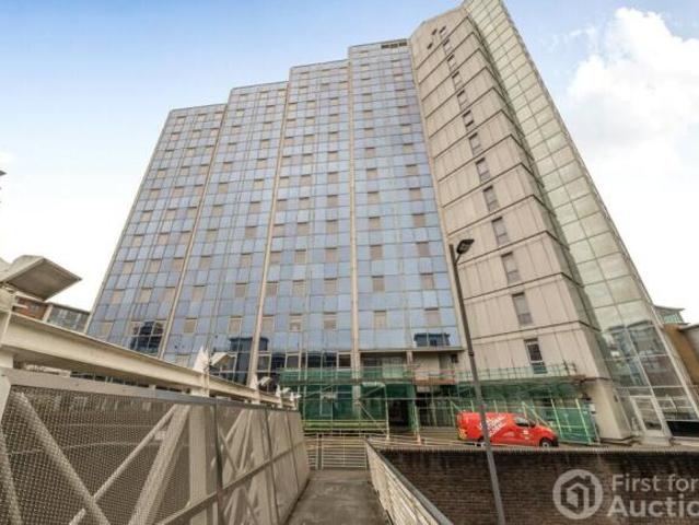 1 bedroom apartment for sale in Churchill Way, Basingstoke, Hampshire, RG21