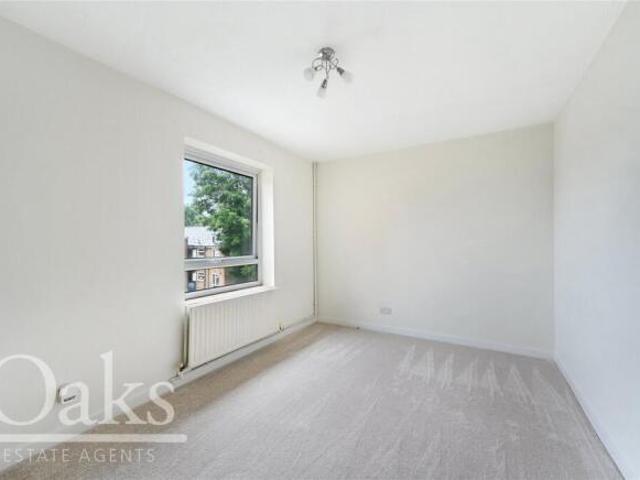 1 bedroom apartment for sale in Claret Gardens, South Norwood, SE25