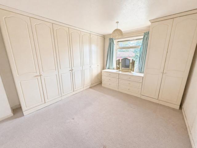 1 bedroom apartment for sale in Cliffe Gardens, Shipley, BD18