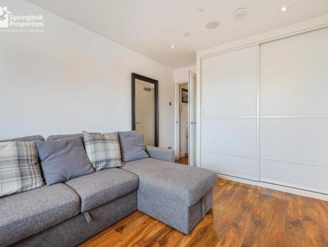 1 bedroom apartment for sale in Cobbs Hall, Fulham Palace Road, Fulham, Greater London, SW6
