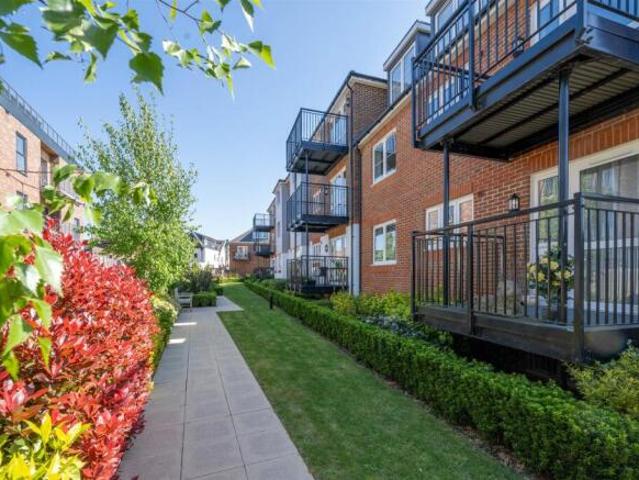 1 bedroom apartment for sale in Commercial Road, Paddock Wood, TN12