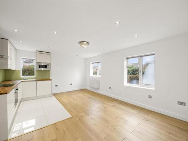 1 bedroom apartment for sale in Constable Close, Hayes, UB4