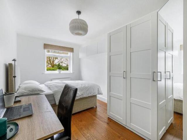 1 bedroom apartment for sale in Courtfield Gardens, W13