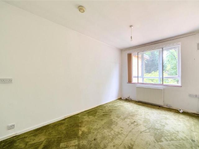 1 bedroom apartment for sale in Crescent Court, London, N8