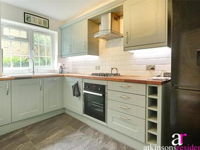 1 bedroom apartment for sale in Crofton Way, Enfield, Middlesex, EN2