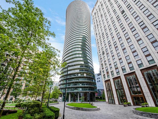 1 bedroom apartment for sale in Crossharbour Plaza, London, E14