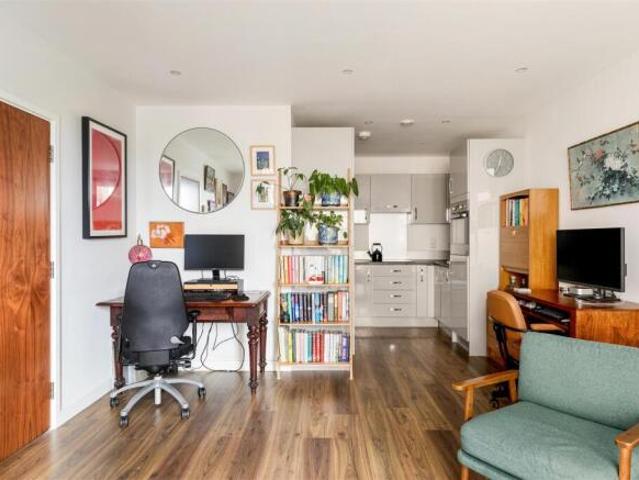 1 bedroom apartment for sale in Dunedin Road, Leyton, E10