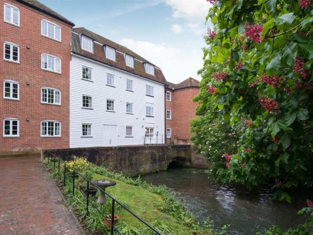 1 bedroom apartment for sale in Deans Mill Court, Canterbury, CT1