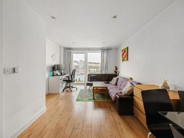 1 bedroom apartment for sale in Deals Gateway Greenwich SE10