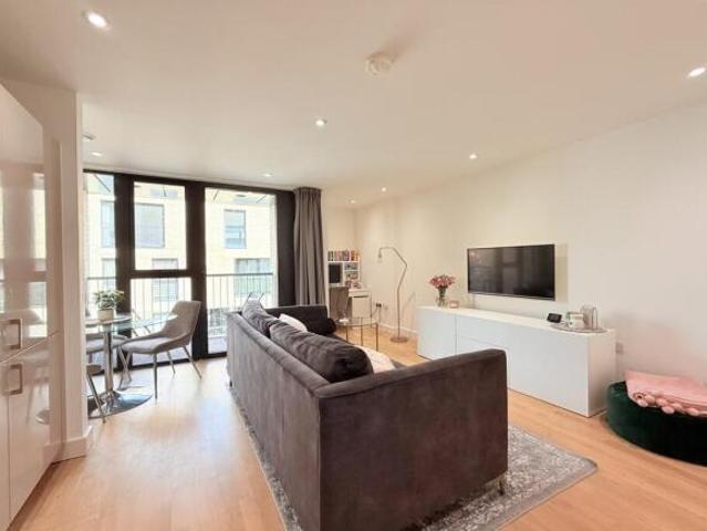 1 bedroom apartment for sale in Eccles Court, Burgess Springs, Chelmsford, CM1
