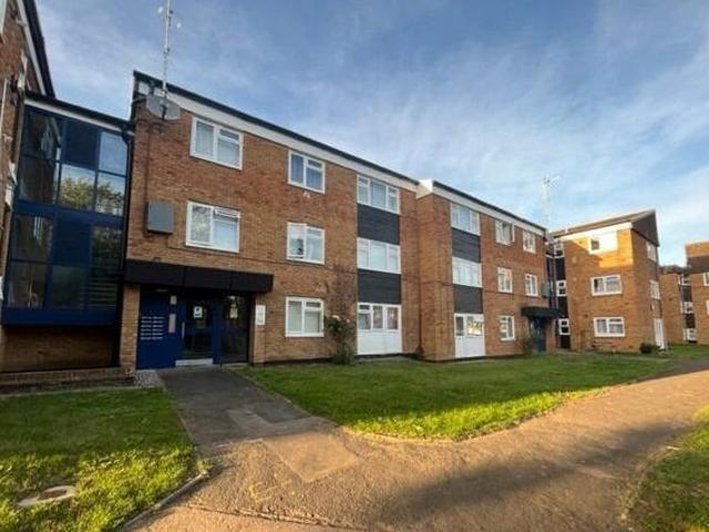 1 Bedroom Apartment For Sale In Edgware, Greater London