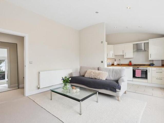 1 bedroom apartment for sale in Epsom Road, Guildford, Surrey, GU1