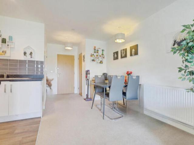 1 bedroom apartment for sale in Fairfax Drive, Westcliff on sea, SS0