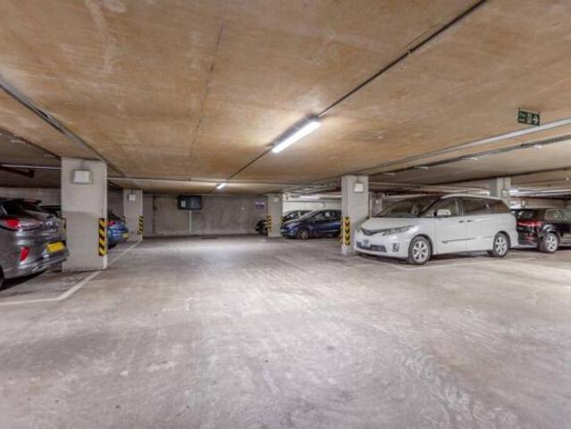 1 bedroom apartment for sale in Fairfield Road, West Drayton, UB7