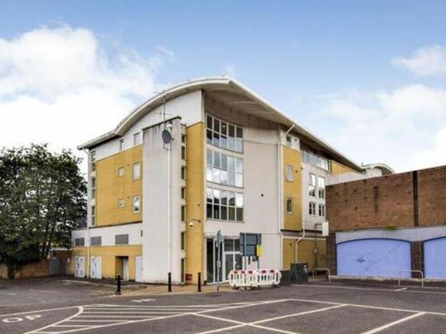 1 Bedroom Apartment For Sale In Farnborough, Hampshire