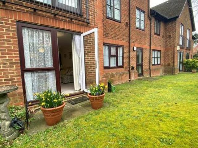 1 Bedroom Apartment For Sale In Fleet, Hampshire