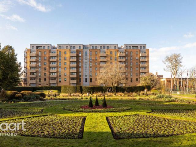 1 bedroom apartment for sale in Founders Court, Dartford, DA1