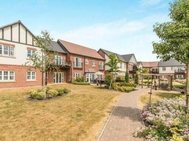 1 Bedroom Apartment For Sale In Four Ashes Road, Solihull