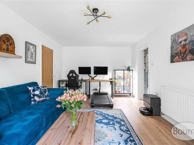 1 bedroom apartment for sale in Freshborough Court, Lower Edgeborough, Road, Guildford, GU1