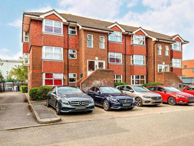 1 Bedroom Apartment For Sale In Guildford, Surrey