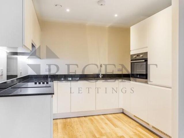 1 bedroom apartment for sale in George View, Knaresborough Drive, SW18