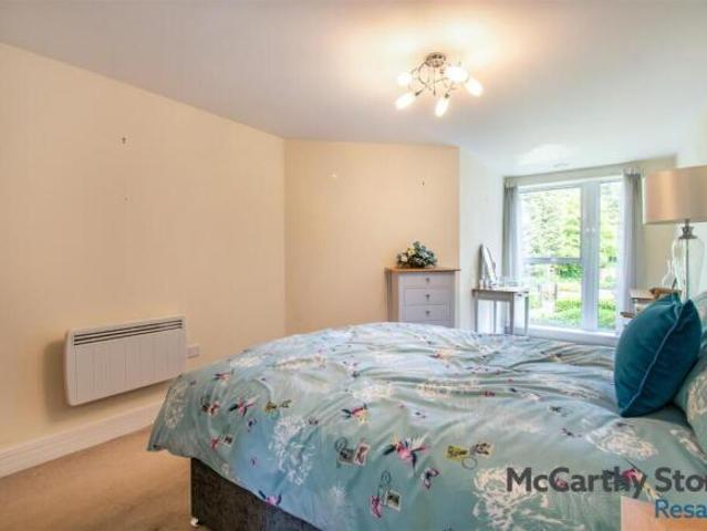 1 bedroom apartment for sale in Glenhills Court, Little Glen Road, Glen Parva, Leicester, LE2