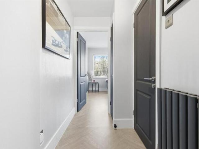 1 bedroom apartment for sale in Gordon Road, Shenfield, Brentwood, Essex, CM15