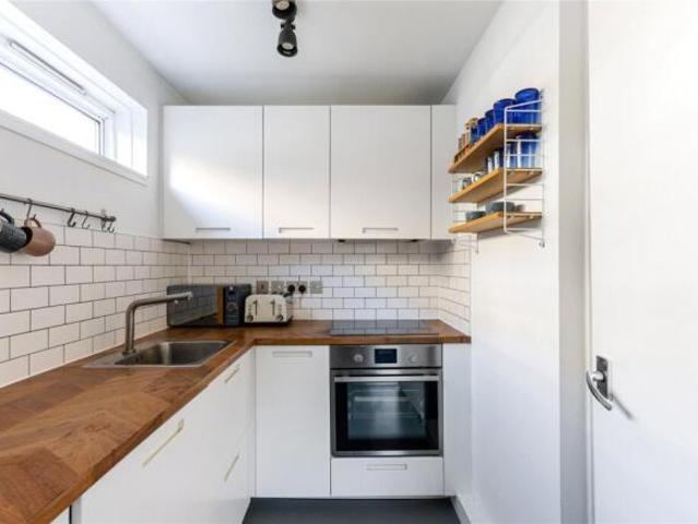 1 bedroom apartment for sale in Gore Road, London, E9