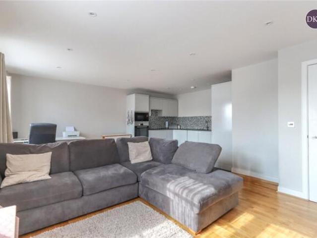1 bedroom apartment for sale in Granville Road, Watford, WD18