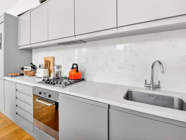 1 bedroom apartment for sale in Graham Road, London, E8