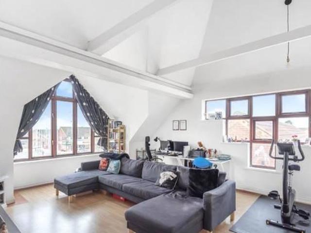 1 bedroom apartment for sale in Greengables Greenlands Avenue DN36