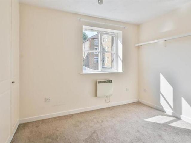 1 bedroom apartment for sale in Gresham Close, Brentwood, CM14