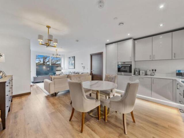 1 bedroom apartment for sale in Halcyon Place, Brentwood, Essex, CM14