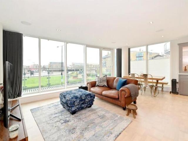 1 bedroom apartment for sale in Halcyon Wharf, 5 Wapping High Street, London, E1W