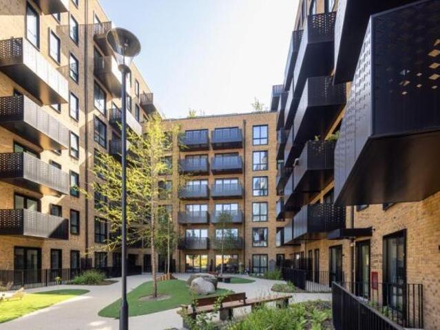 1 bedroom apartment for sale in Hanwell Square, Boston Road, London, W7