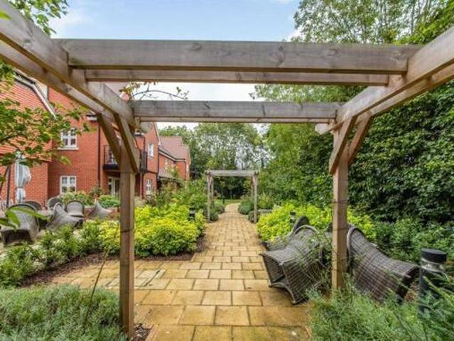 1 Bedroom Apartment For Sale In Hempstead Road, Hemel Hemp