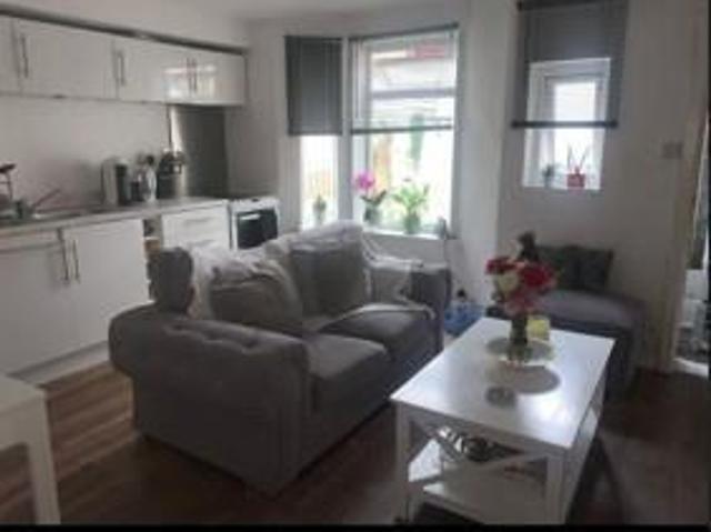 1 bedroom apartment for sale in Hencroft Street South, Slough, SL1