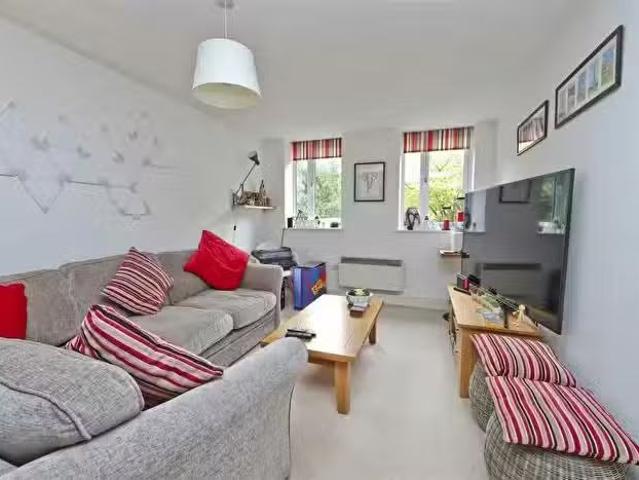 1 Bedroom Apartment For Sale In High Street, Ruislip, HA4