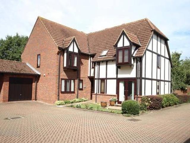1 bedroom apartment for sale in High Street Silsoe Bedfordshire MK45